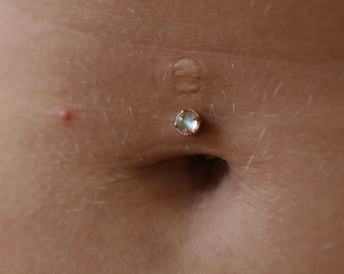 Floating Navel – Faythe In Needles
